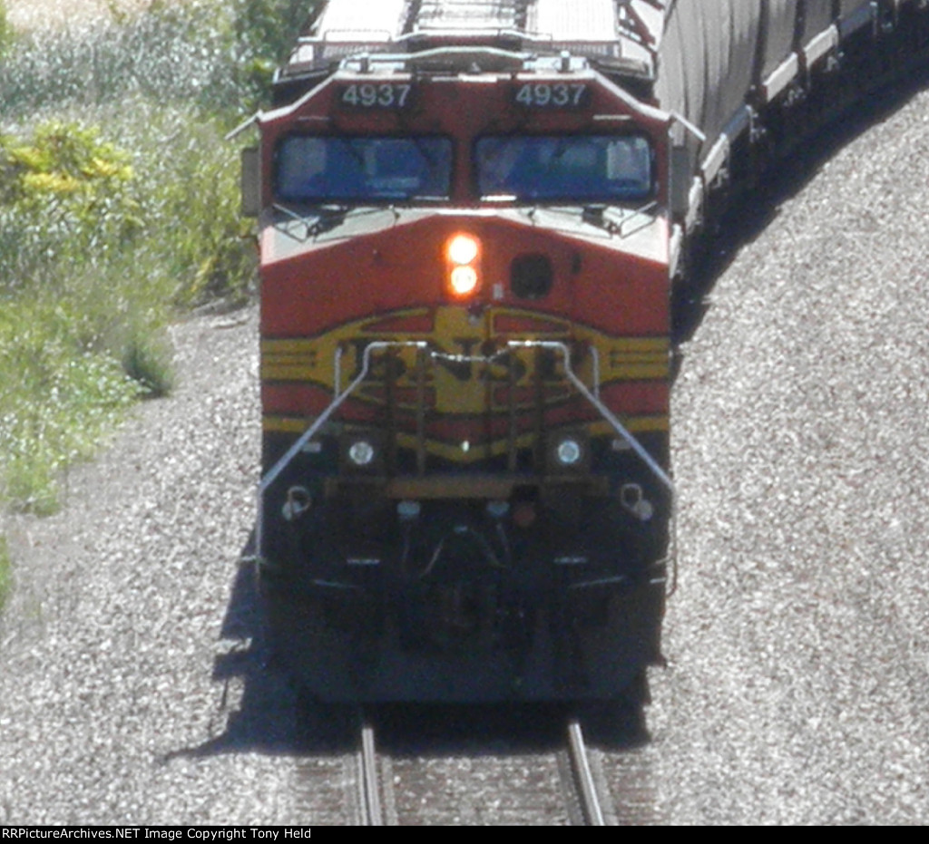 BNSF 4937 Close Up